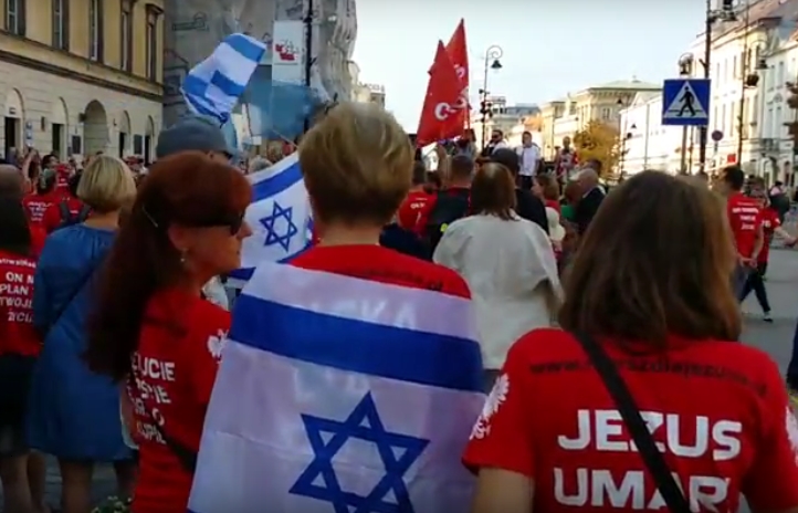 Protestanci pod żydowskimi flagami w Warszawie